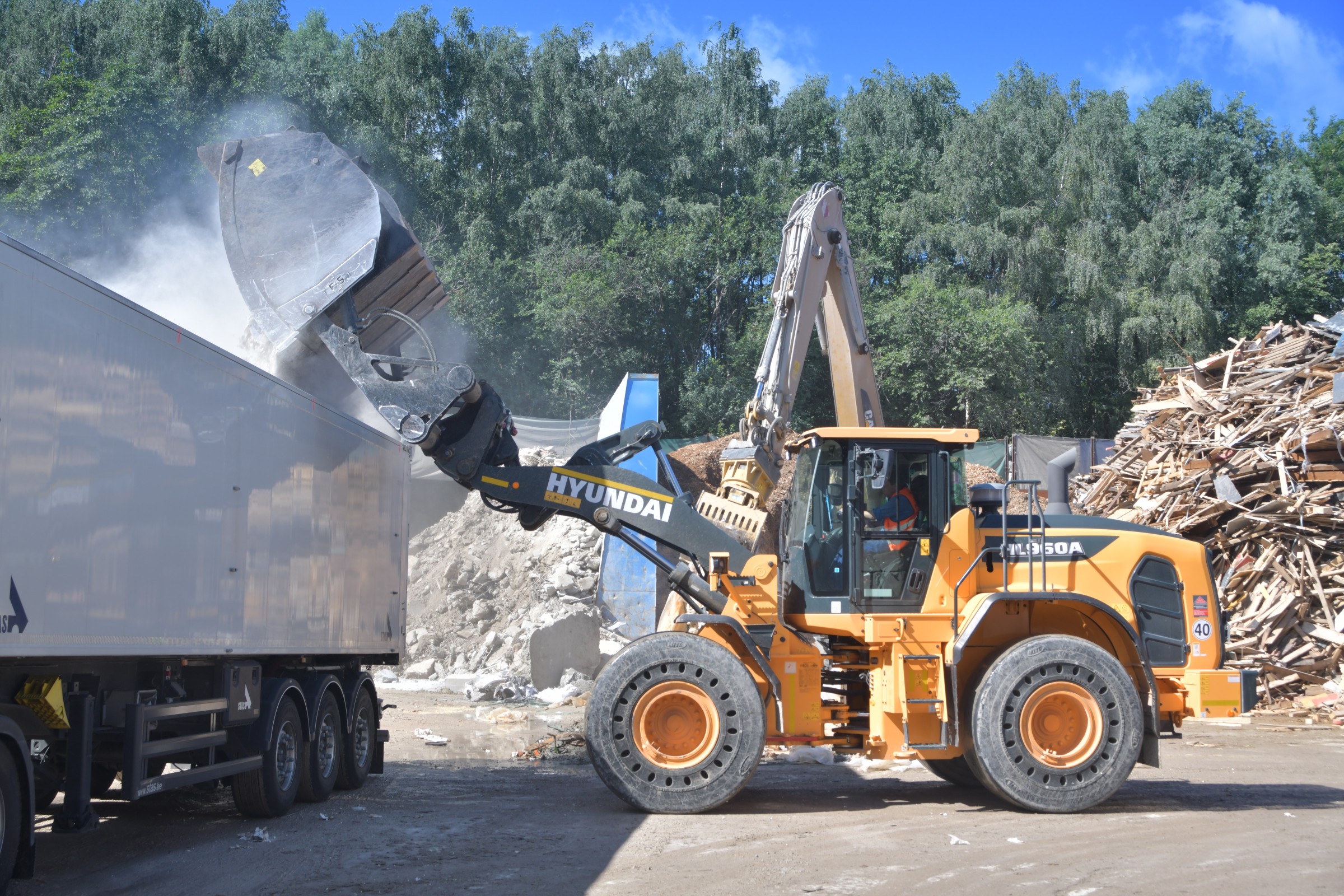 H.M.B | Hyundai HL960A